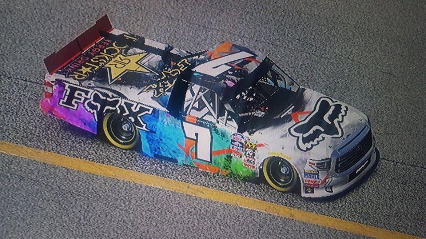 fox22 by Derek Fulton - Trading Paints