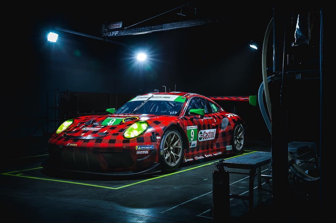 Pfaff Racing Porsche 911 RSR by Patrick Lindsey - Trading Paints