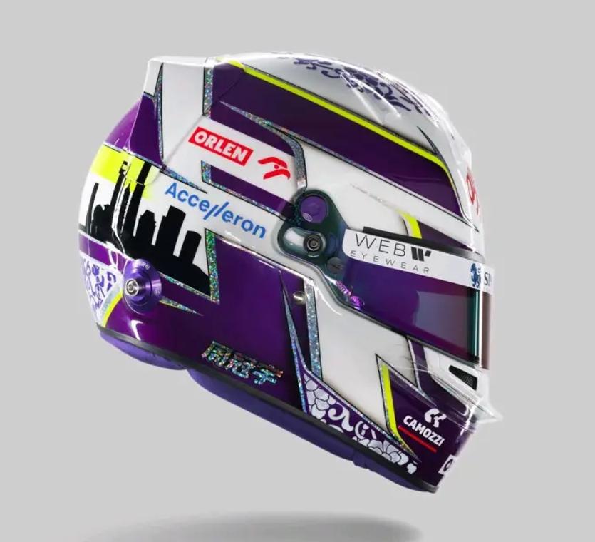 Guanyu Zhou F1 2022 Helmet by Guan Xuanhe - Trading Paints